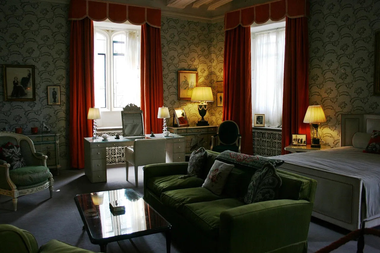 Creating a Victorian-Inspired Room with a Three-Quarter Bed